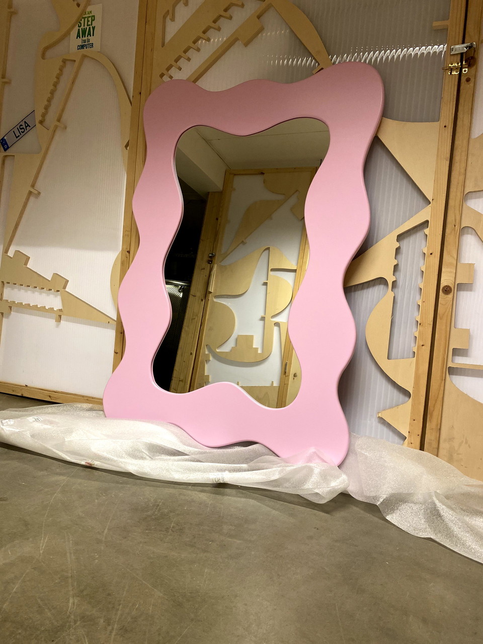 Funky Wavy Mirror | €590 | Whoppah