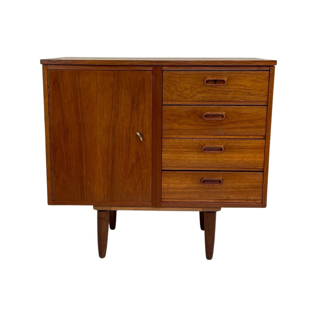 Credenza mcm store